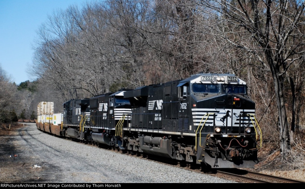Intermodal NS 212 heads east through the S-Curves